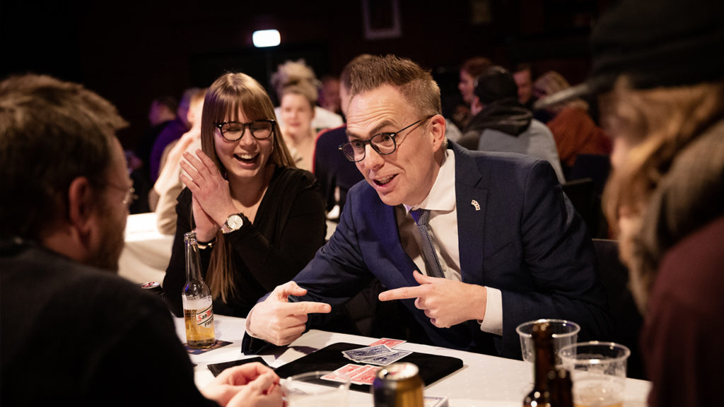 Tryllekunstner Rune Carlsen - Underholdning til alle arrangement!